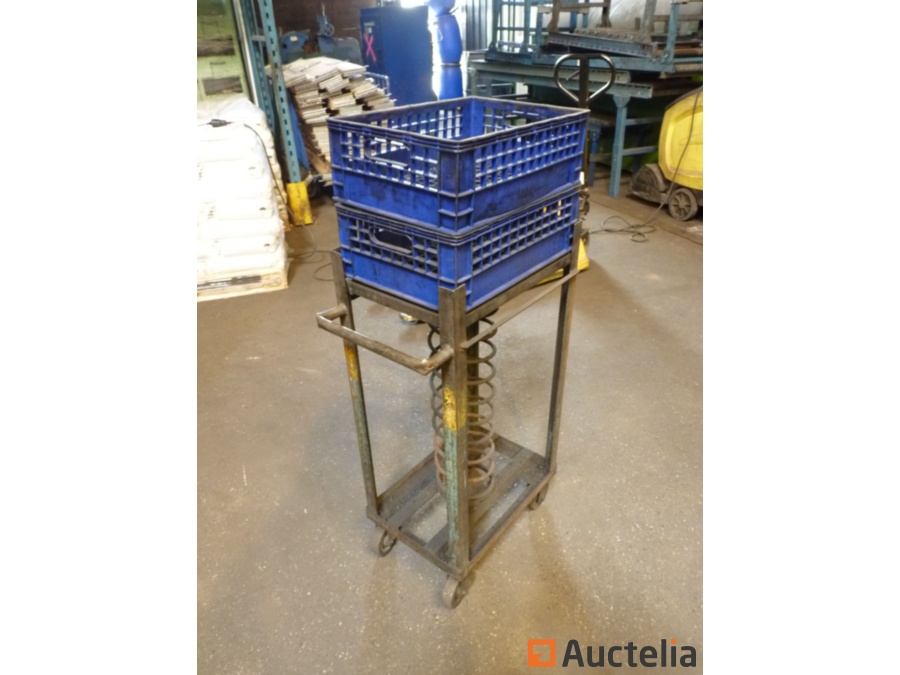 8 trolleys on wheels with springs - Metalworking - auctelia.com