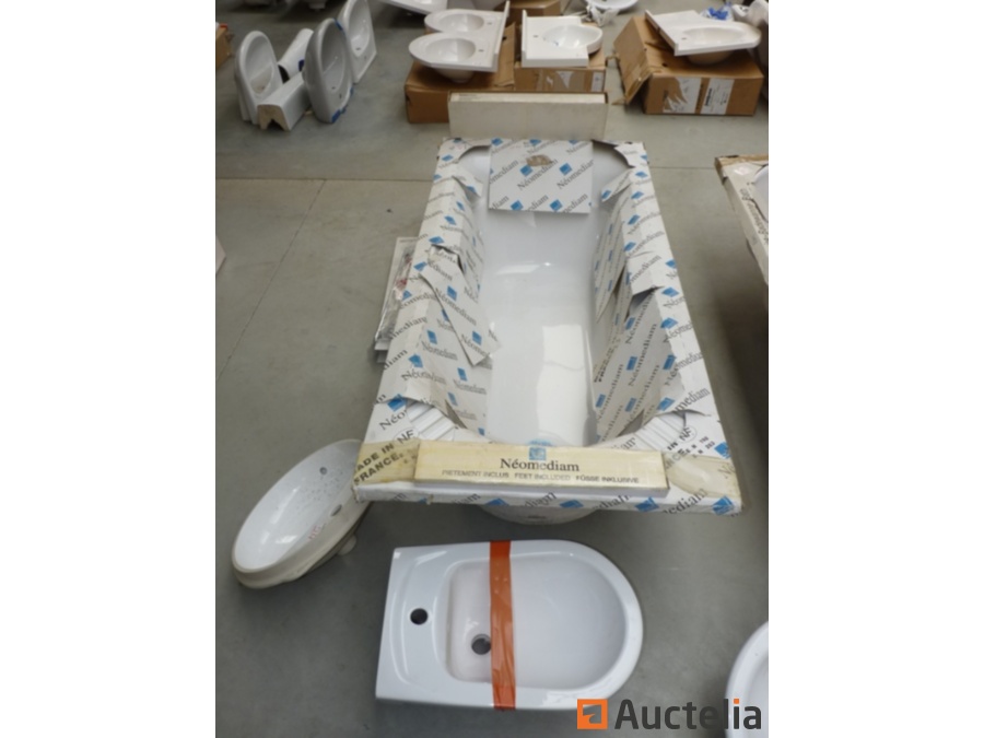 Bathtub Neomediam, bidet Villeroy & Boch, single basin built-in Sphinx ...