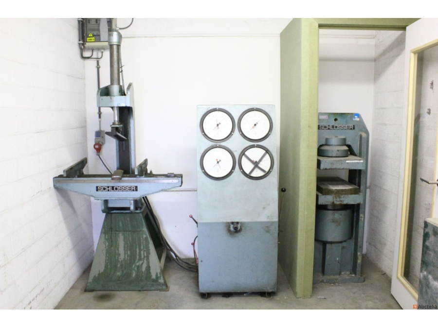 Compression test rig for concrete - Metalworking - Metrology equipment ...