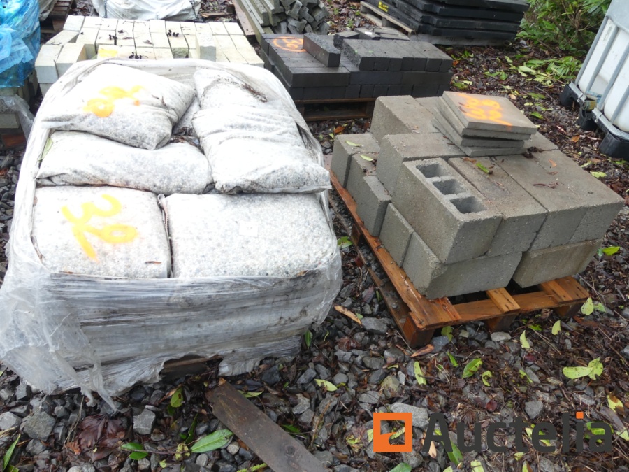 Concrete blocks, river gravel bags - Construction materials - auctelia.com