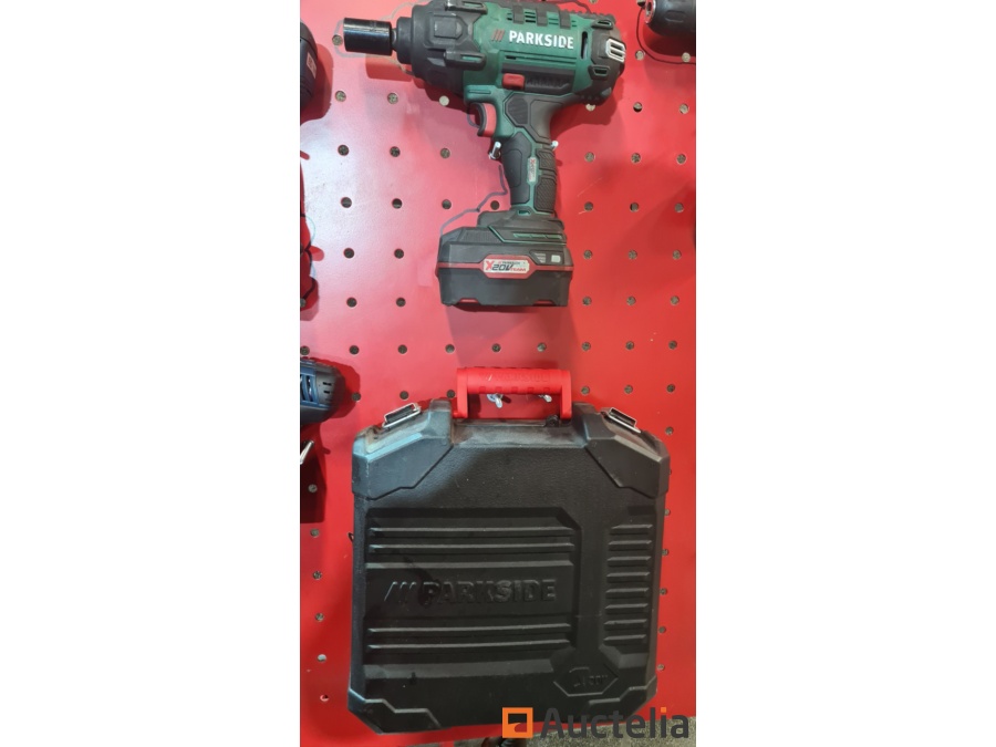 Impact wrench on ACCU PARKSIDE 18V + Charger + Battery - Construction ...