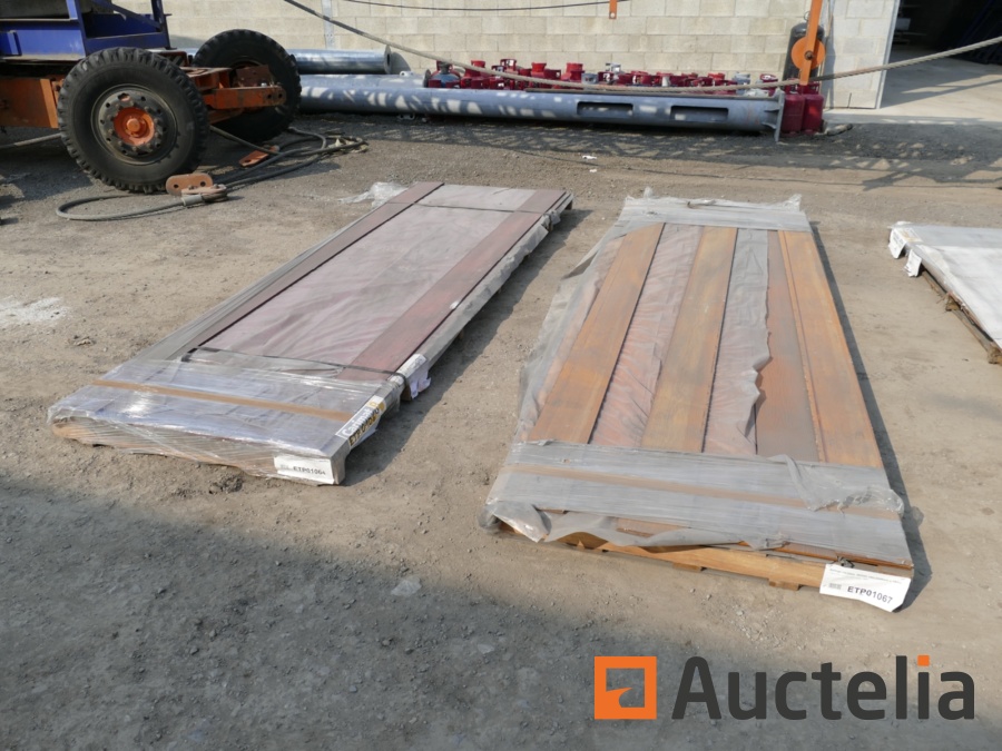 Leftover of panels and cladding in Eternit Fibro-Cement - Construction ...