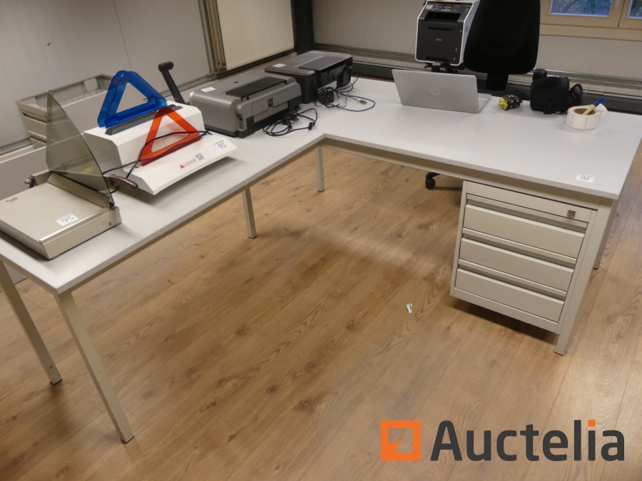 Office table Right Angle - Other industries - Office furniture ...