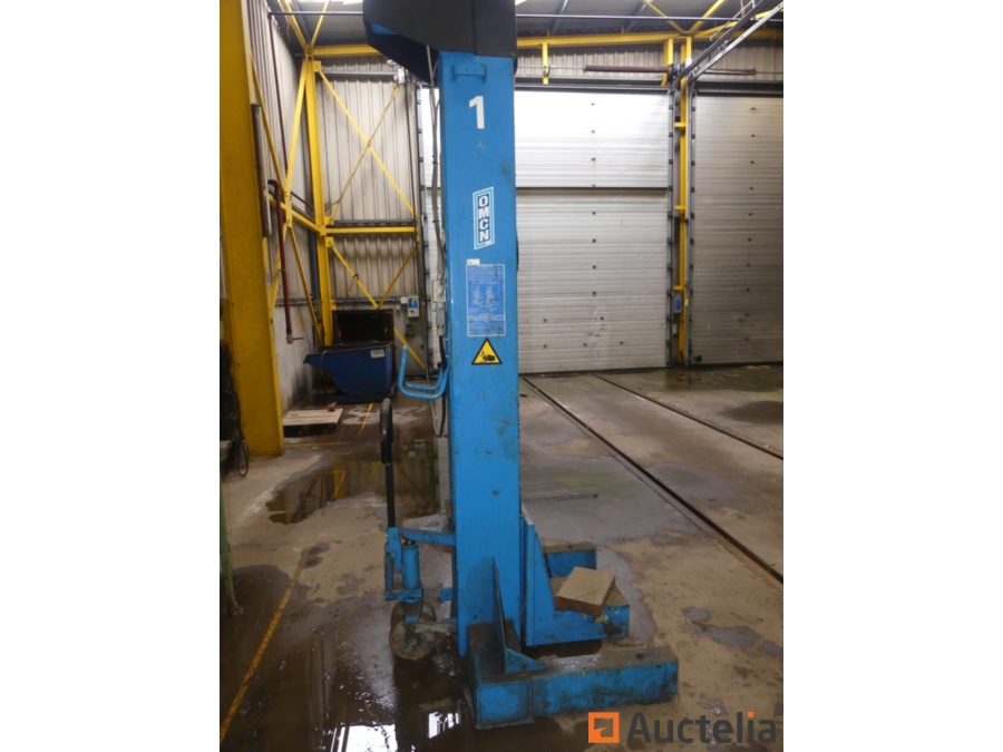 OMCN 8-column Industrial mobile load lift for trains and trams - Cran ...