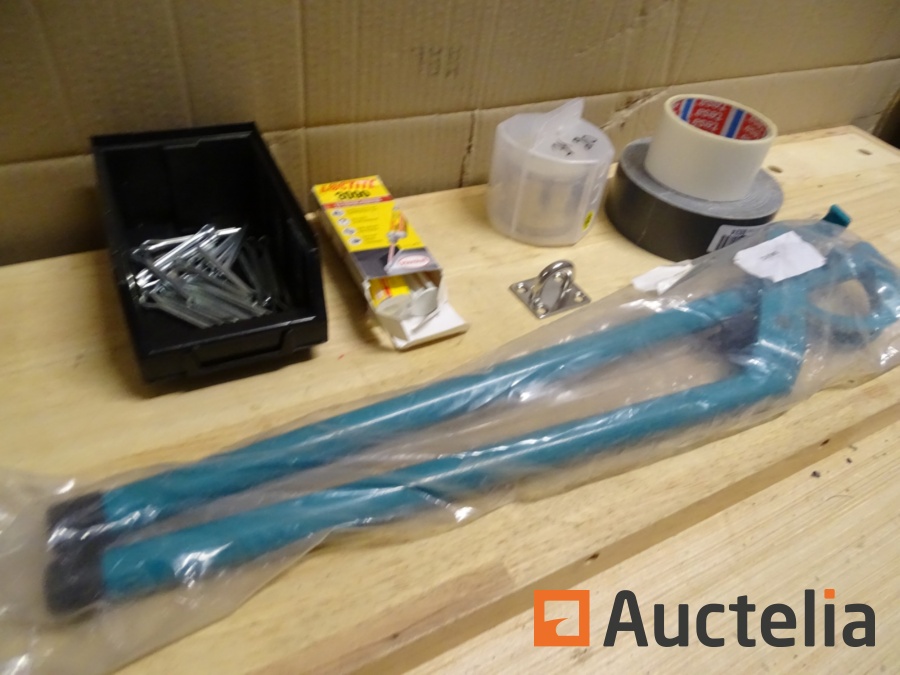 Pipe bending machine, Bin with pins, Tile saw - Hand tools - auctelia.com