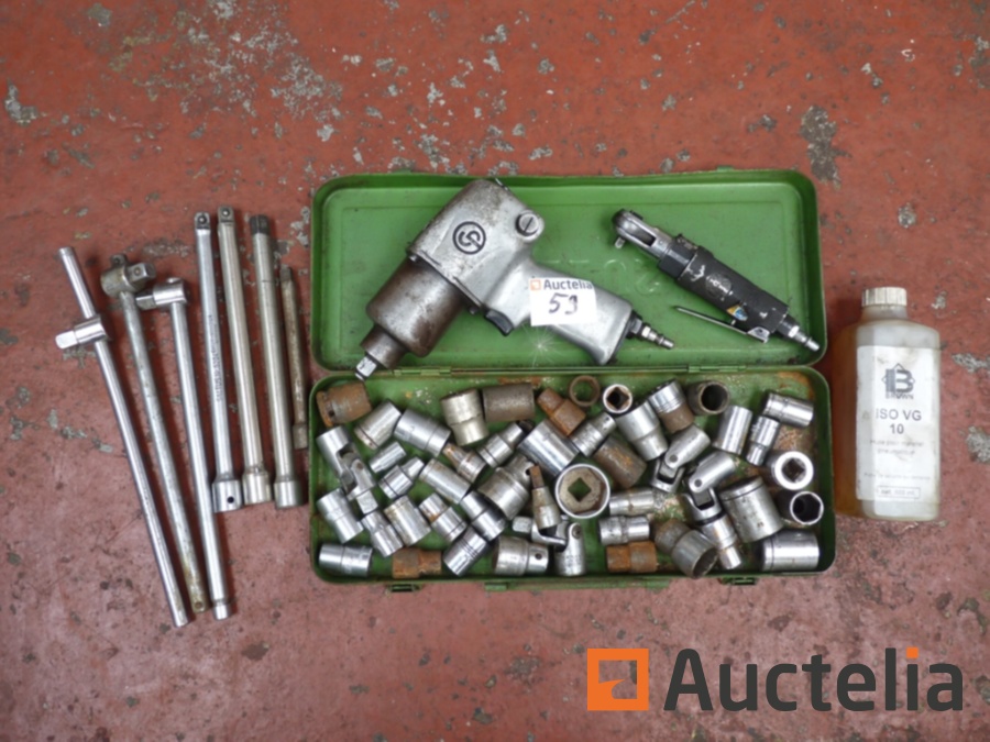 Pneumatic wrench CP, sockets box - Garage - Workshop for preparation o ...