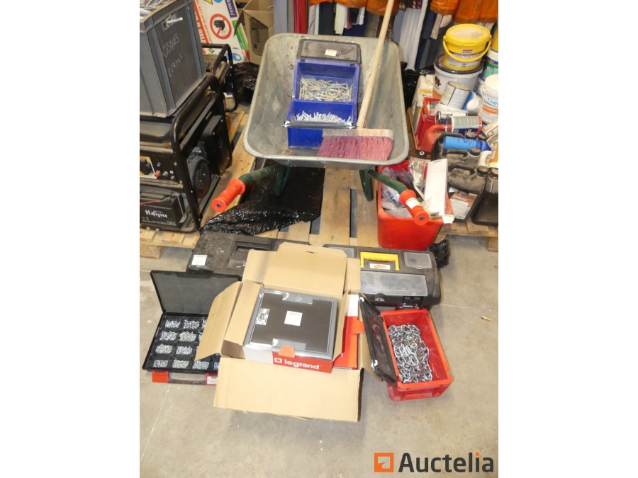 Screws, Floor hatches for Legrand electrical connection, PVC tool boxe ...
