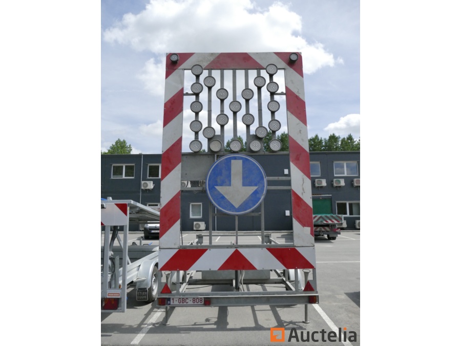 Single Axle signal Trailer - Construction - Road construction equipmen ...