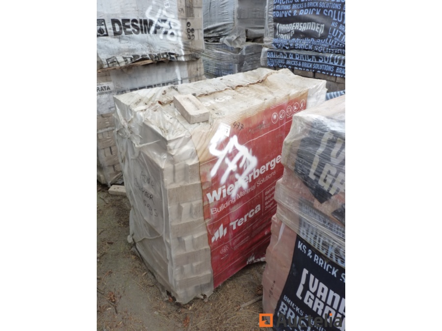 Wienerberger Agora dark gray M50 facade bricks - Construction - Constr ...