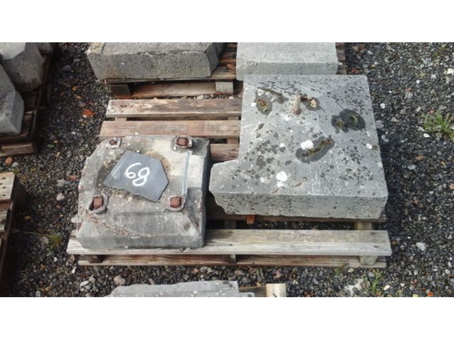 1 socle 40 X 40 + 1 tête de pilasse - Construction / Génie civil - Mat ...