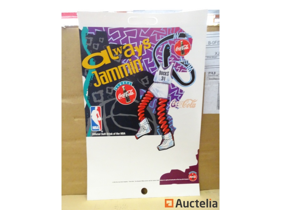 Affiche publicitaire NBA cartonnée 1994 Coca-Cola - auctelia.com