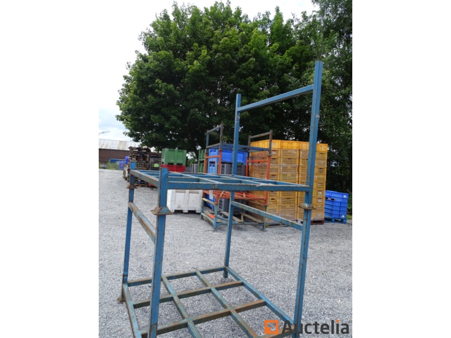 2 metalen rekken stapelbaar - Logistiek - Magazijninrichting - auctelia.com