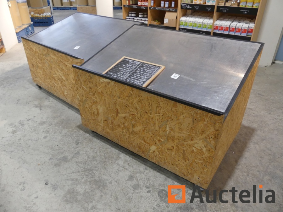 2 schuine displaystanden op wielen - Winkels - Displaystandaards ...